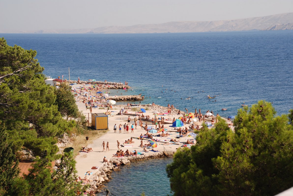 POLETNI ODDIH V KARLOBAGU / HOTEL ZAGREB***